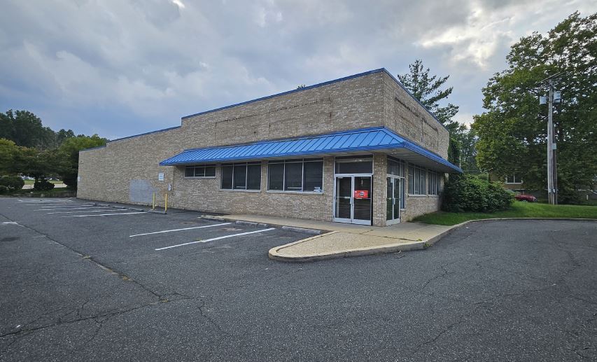3615 EAST NORTHERN PKWY (21206) - Gold and Company